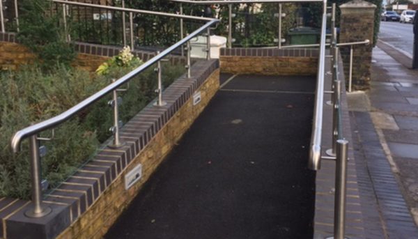 A component based stainless steel balustrade system by BPI Products ...
